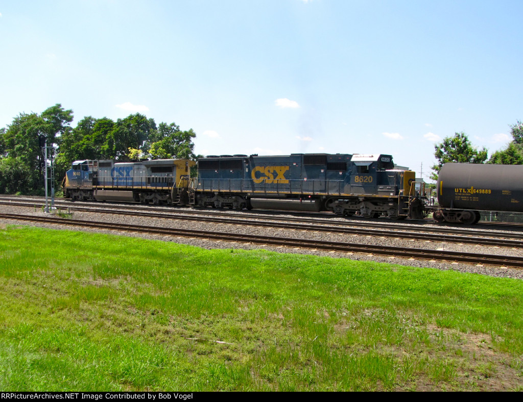 CSX 8620 and 9040